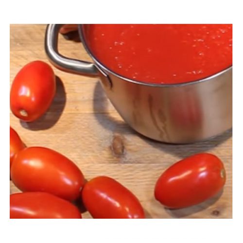 Homemade Passata Recipe that is easy to make - Easy & Delicious